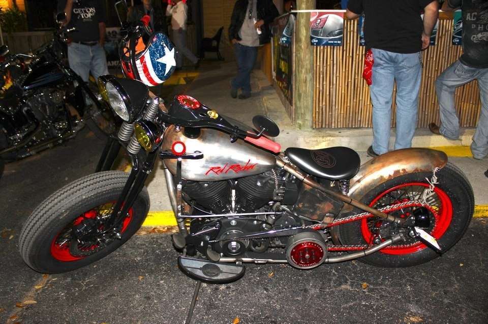 Red Rocker Pan Head - Reinhardt's Motorcycles